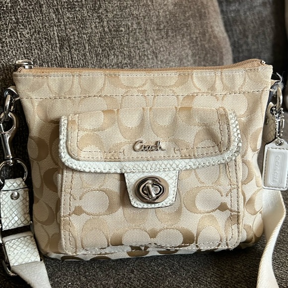 Coach | Bags | Coach Cream Tan Signature Jacquard Swingpack Small ...